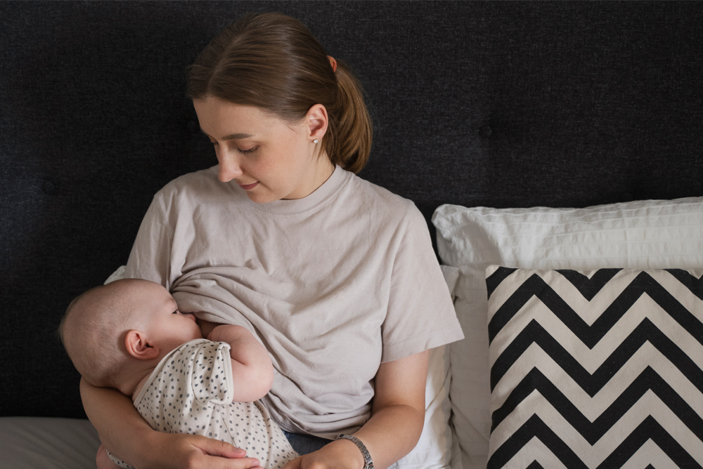 5 Best Breastfeeding Positions for Newborns: A Guide for New Moms